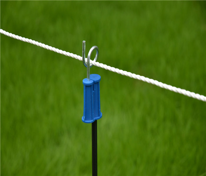 PE 10mm Fence Post Pigtail Electric Fence Insulator With Weight 50g